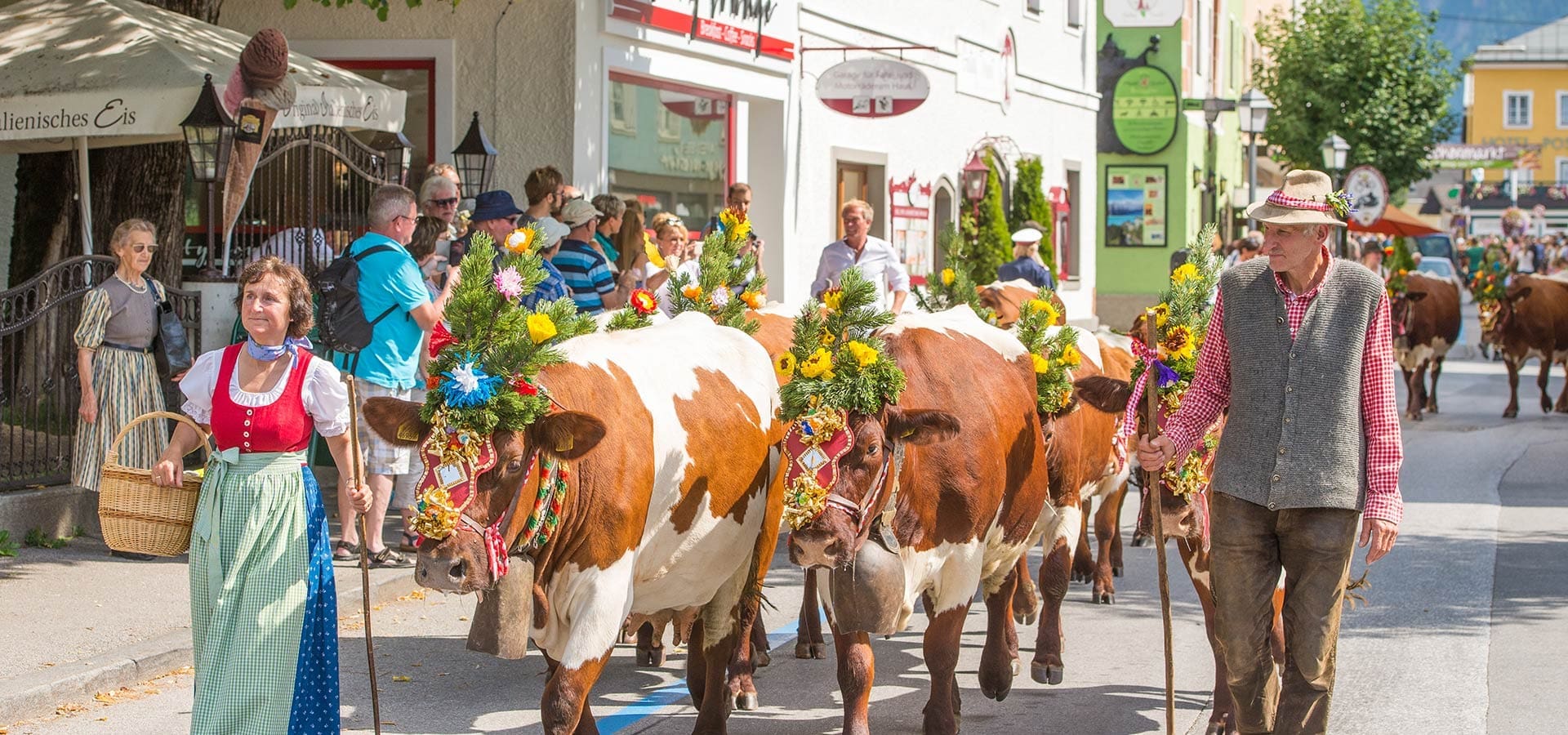 Traditioneller Almabtrieb - Höhepunkt des Radstädter Bauernherbstes